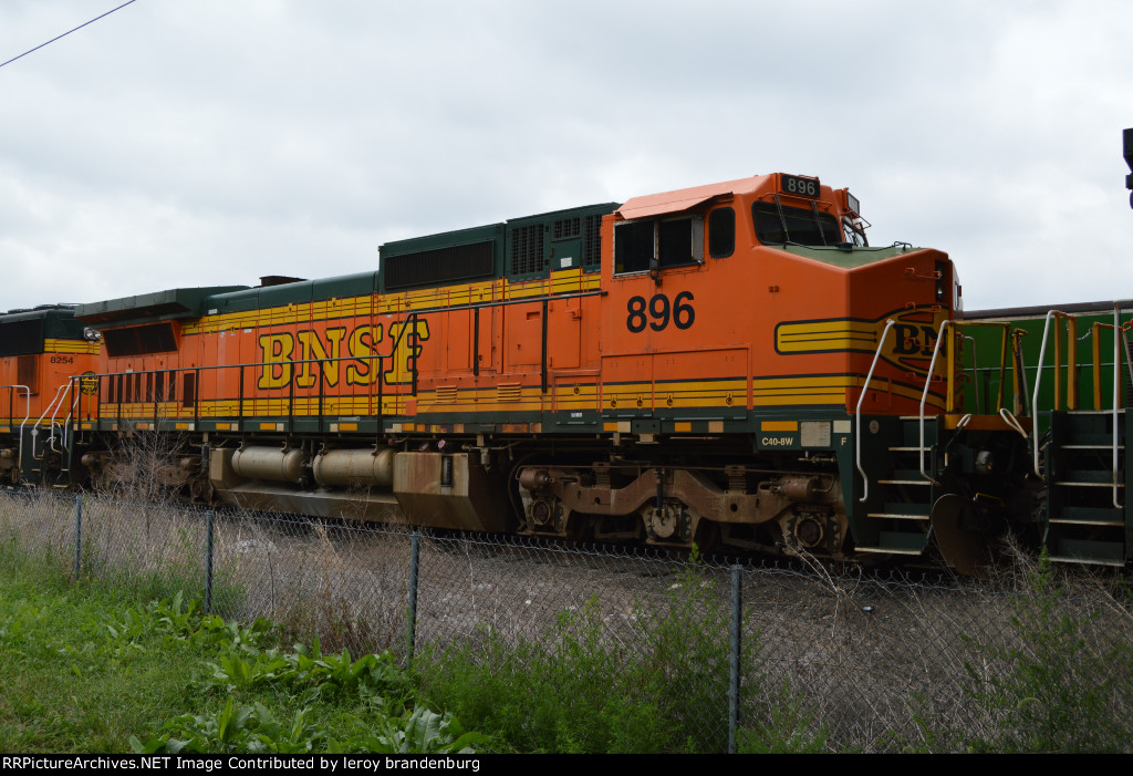 BNSF 896 in the deadline at argentine yard